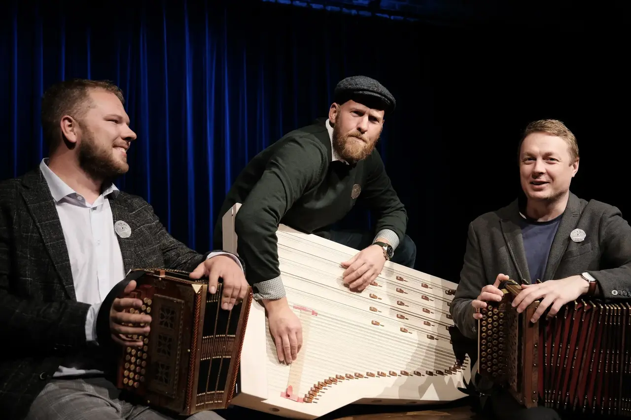 Kolm Vabariigi Pillimeest löövad pillid helisema üheksas maakonnas